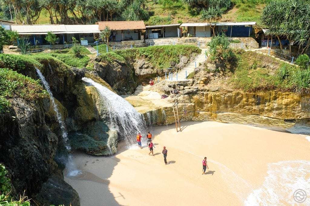 3 Magnificent Waterfalls To Discover In Asia - Marlene On The Move
